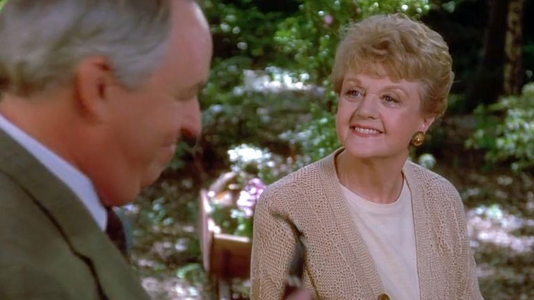 Murder, She Wrote Star Angela Lansbury Dies At 96 BBC News | atelier ...